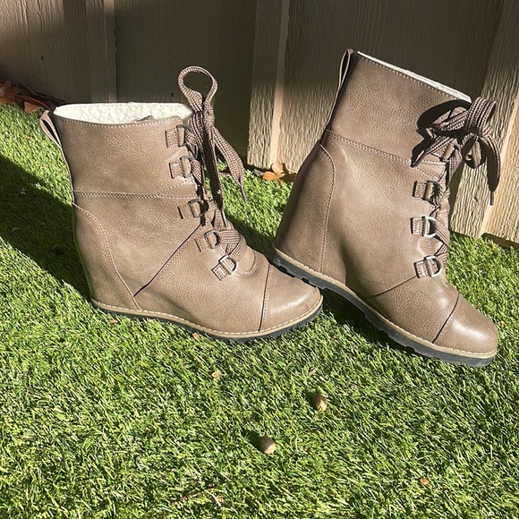 Universal Thread | Shoes | Universal Thread Wedge Bootie | Poshmark